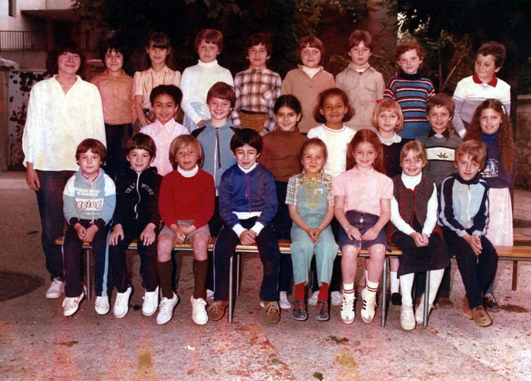 Photo de classe CE2 Riblette de 1980, ECOLE RIBLETTE - Copains d'avant
