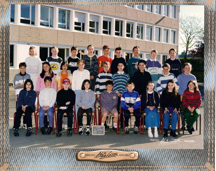 Photo de classe 6A de 1996, Collège Maupas - Copains d'avant