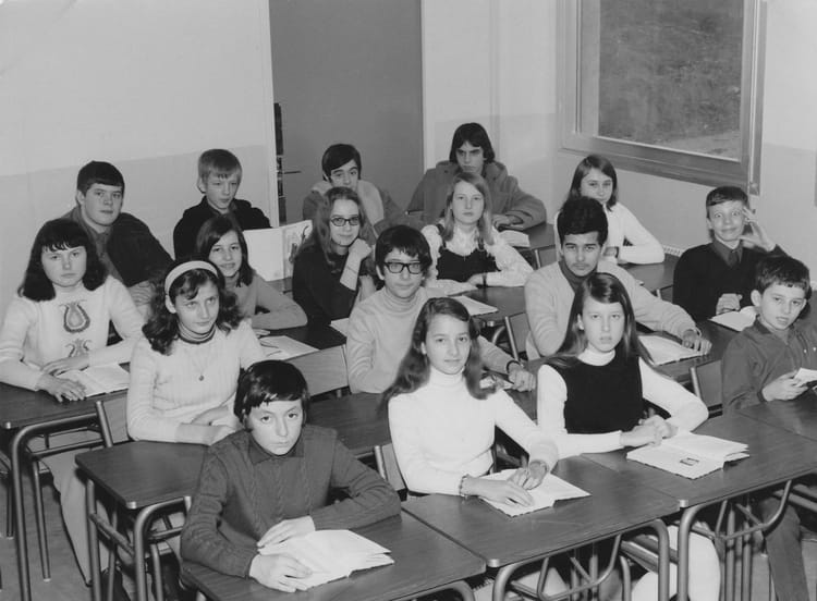 Photo de classe 4° A2 de 1970, Collège Les Dînes Chiens - Copains d'avant
