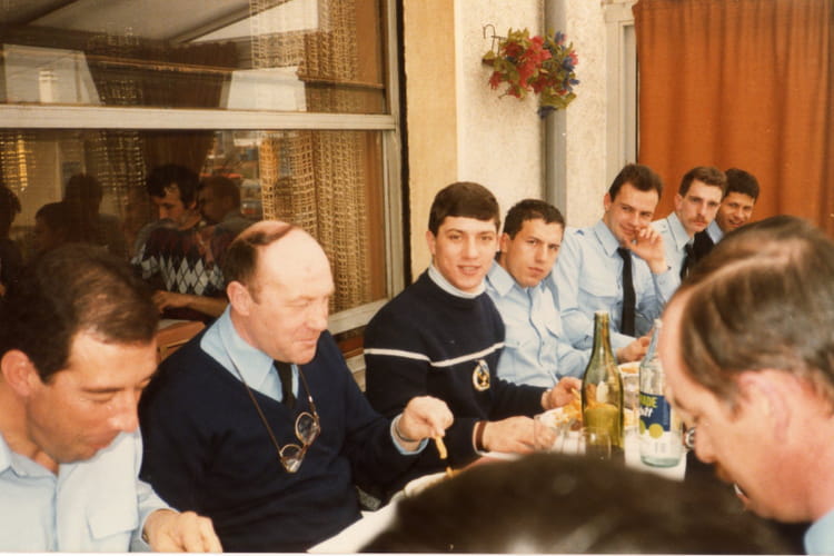 Photo de classe à la bonne rencontre 85-86 de 1985, BRIGADE DE THONON ...
