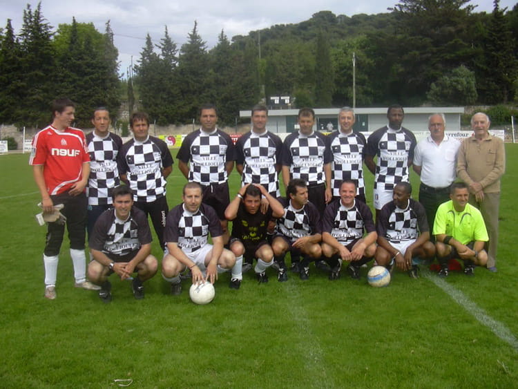 Photo de classe Equipe des vieilles gloires centenaire de l'USO de 2008 ...
