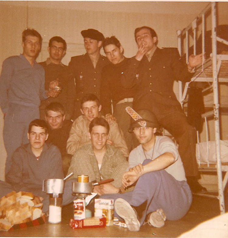 Photo de classe Les copains de 1973, 42eme Rt - Copains d'avant