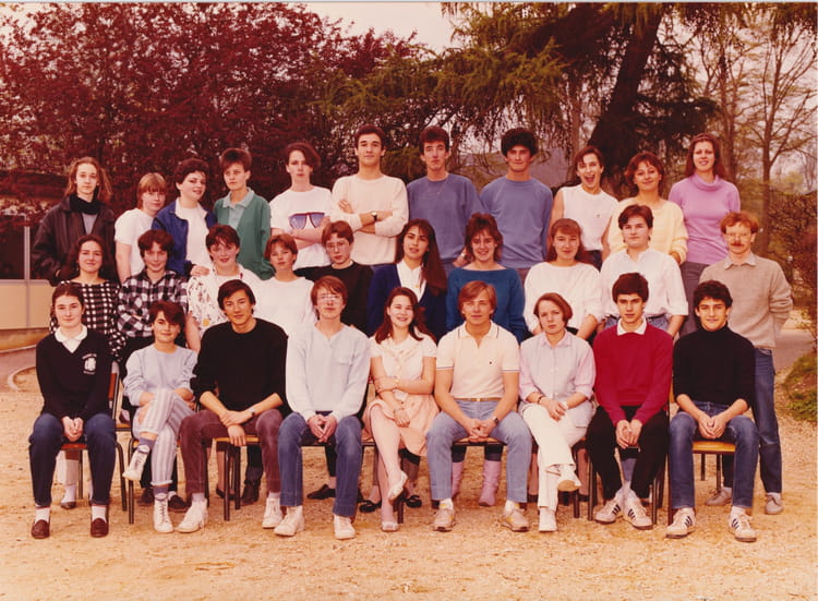 Photo de classe 2nde 2 1984-1985 St Pierre de 1985, Lycée Saint-pierre - Copains d'avant