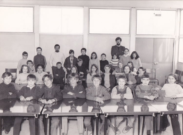 Photo de classe 6e de 1970, Collège Jean Moulin - Copains d'avant