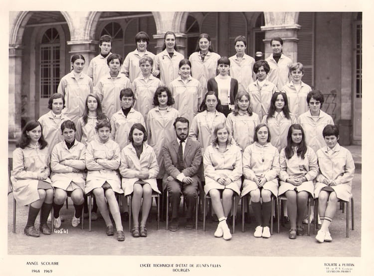 Photo de classe 2nde TH - LTE BOURGES de 1969, Lycée Jacques Coeur ...