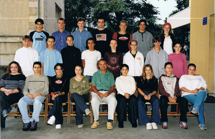 Photo de classe 1ère S2 de 2002, Lycée Privé Saint Joseph - Copains d'avant