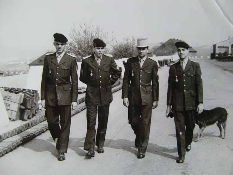 Photo de classe Tenue de sortie de 1965, CIDB - Copains d'avant