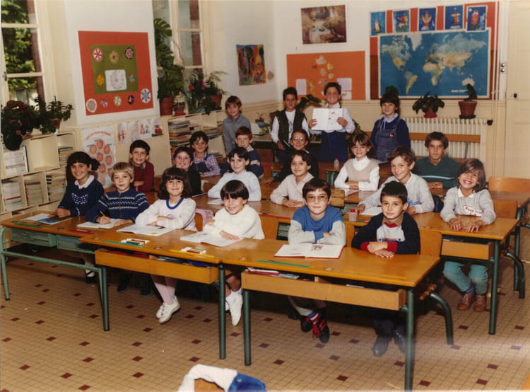 Photo de classe CE2 de 1984, Ecole Irene Et Frederic Joliot Curie ...
