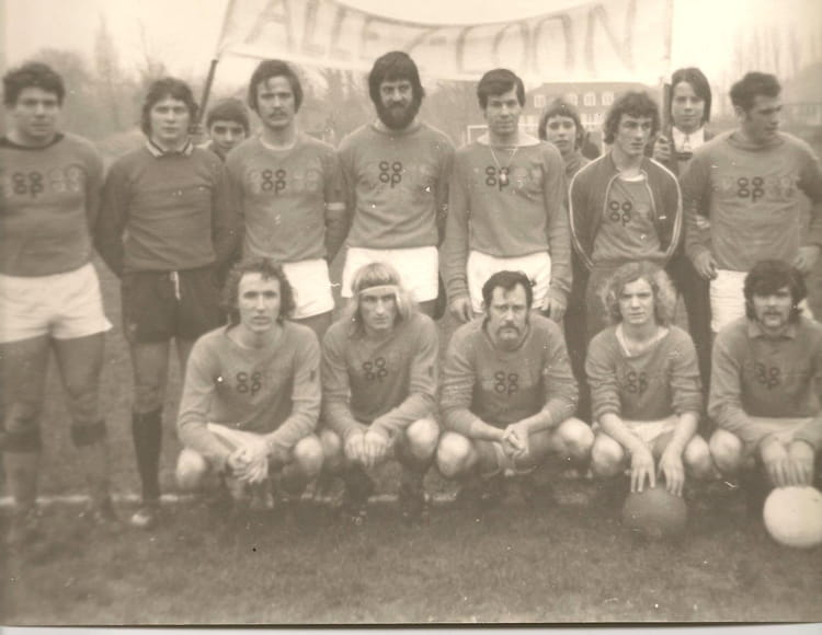 Photo de classe Loon-plage equipe 1ere annee 1975 de 1975, Fc Loon ...