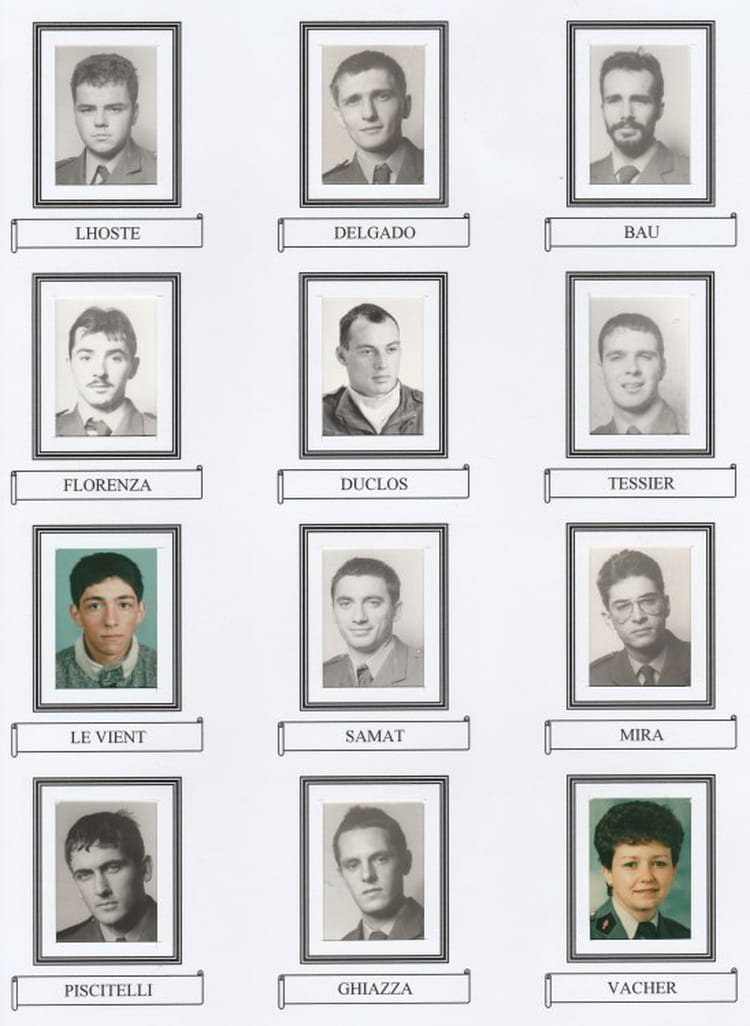 Photo de classe Certains se reconnaîtront ! de 1982, 81 Regiment D ...