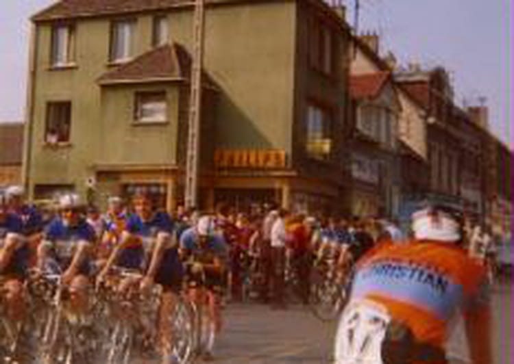 Photo de classe FLIXECOURT-1972 de 1972, Sprint Club De Picardie ...
