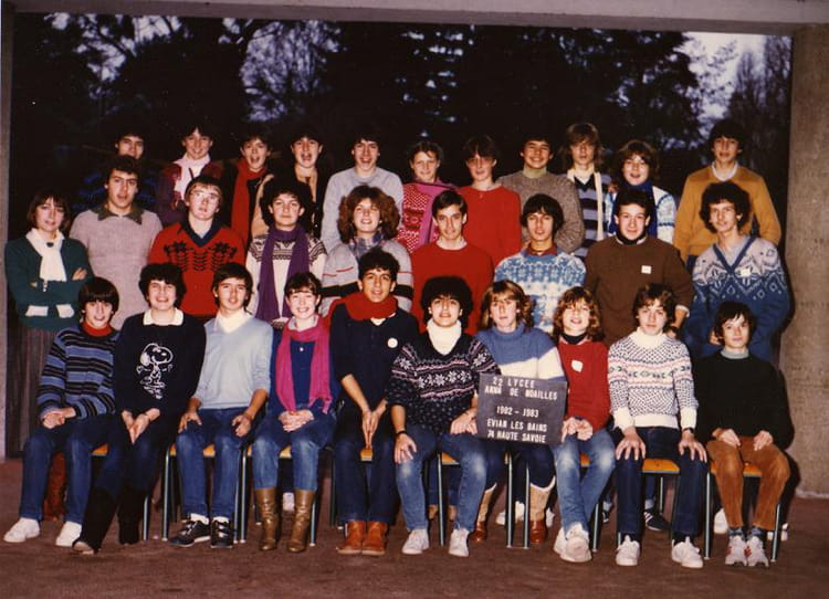 Photo de classe 2NDE de 1982, Lycée Anna De Noailles - Copains d'avant