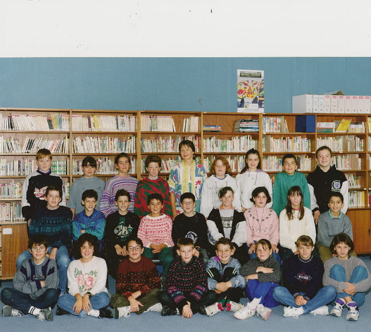 Photo de classe 6ème2 de 1993, Collège Kerhallet - Copains d'avant
