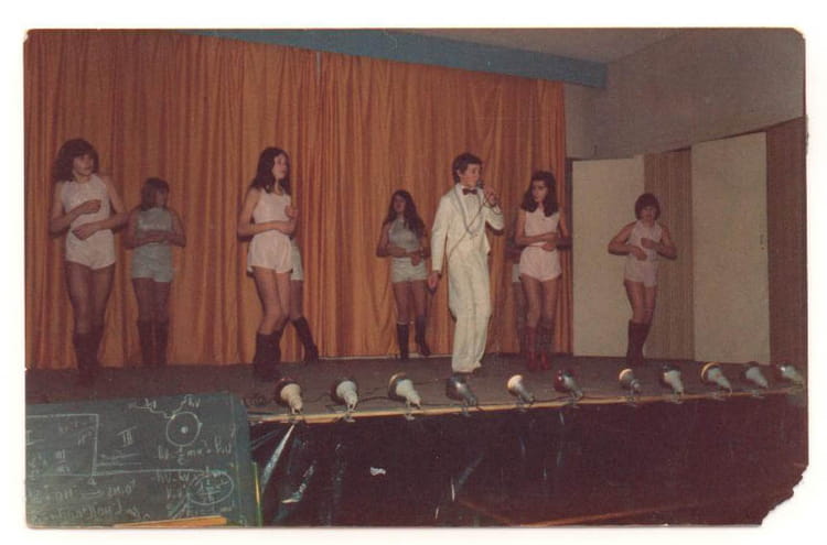 Photo de classe Cloclo et ses clodettes de 1976, THEATRE DU CURE ...