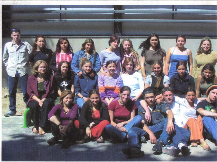 Photo de classe Première L1 de 2004, Lycée Raynouard - Copains d'avant