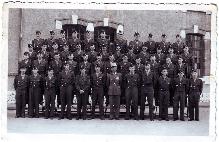 Photo de classe Peloton d'Instruction Classe 58 1 B de 1958, 2° Rég. De ...