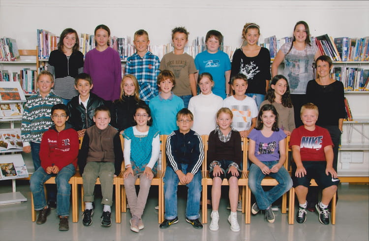 Photo de classe Classe de 6B de 2012, Collège Jean Castel - Copains d'avant