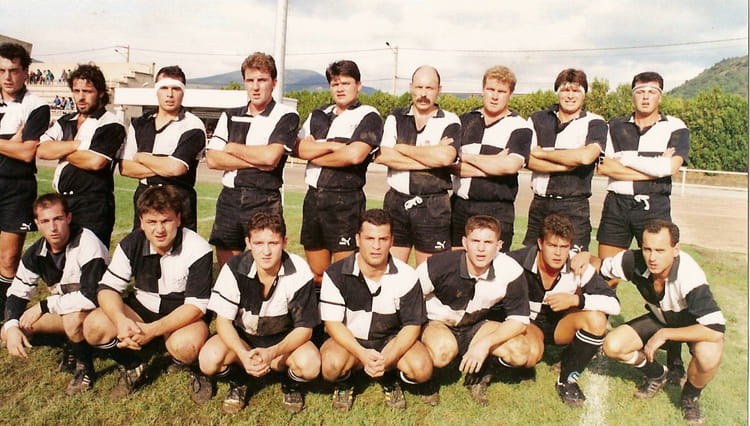 Photo de classe Saison 1992-93 seniors de 1992, RUGBY CLUB - Copains d ...