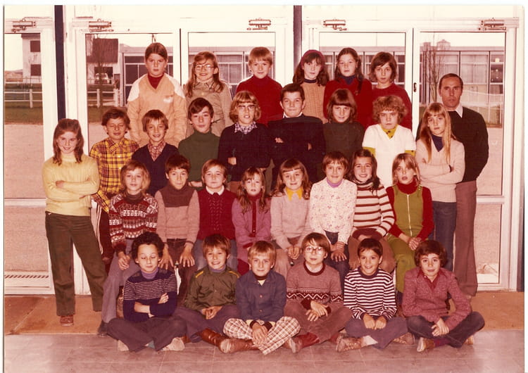 Photo de classe Cm2 de 1979, Ecole Jehan De Brie (Bray Sur Seine ...