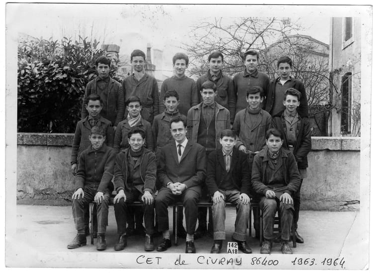 Photo de classe 1TCM du CET de Civray de 1964, Lycée Professionnel Les ...