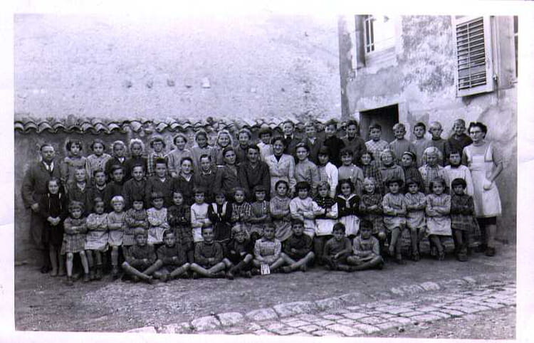 Photo de classe ECOLE D'ALLAMPS de 1957, Ecole Du Lieutenant Clerc ...