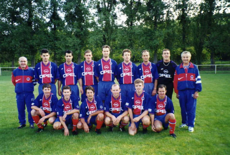 Photo de classe Cdm saison 1997- 98 de 1997, PSG - Copains d'avant