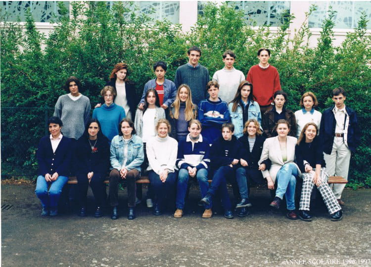 Photo de classe Première Littéraire 1 de 1997, Lycée Notre-dame, Dijon ...