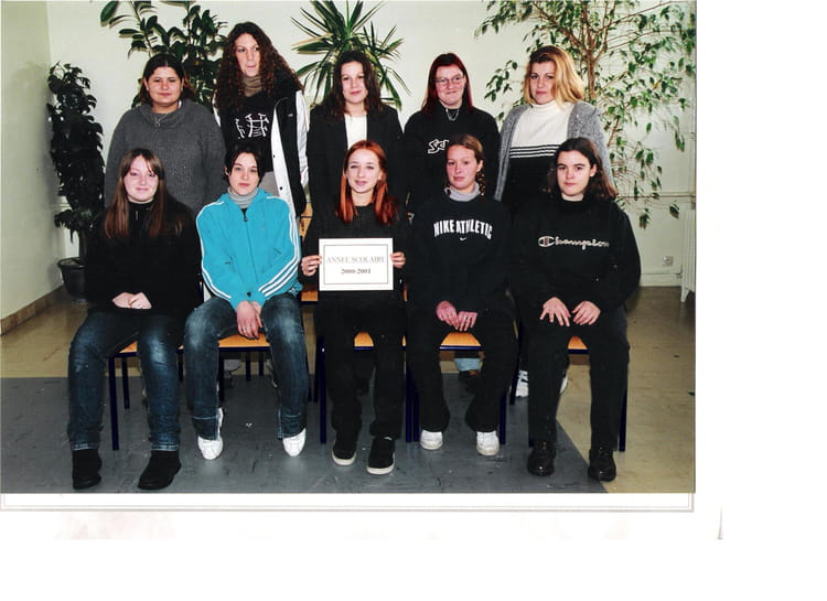Photo de classe Classe de 2nd tap de 2000, PIERRE ET MARIE CURIE ...