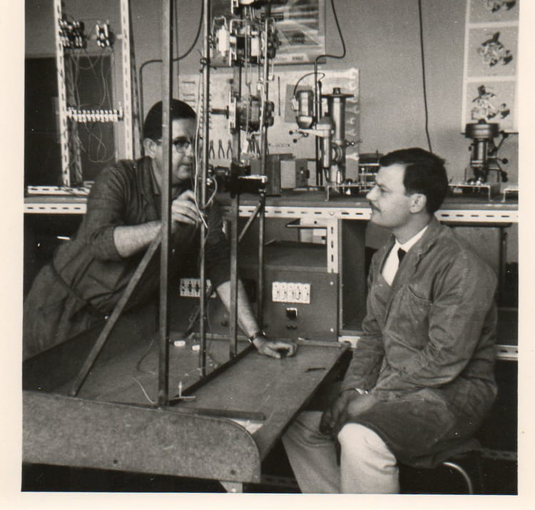 Photo de classe 1ère de 1966, Lycée Pierre-emile Martin - Copains d'avant