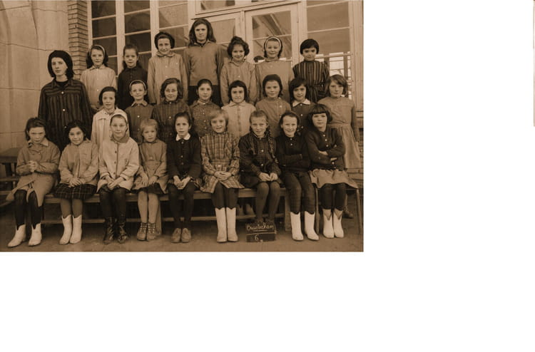 Photo de classe Ouistreham 6 de 1963, ECOLE COMMUNALE - Copains d'avant