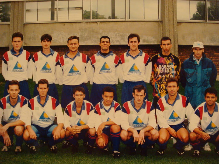 Photo de classe AS MEUDON equipe de claude Abecassis de 2000, AS MEUDON ...
