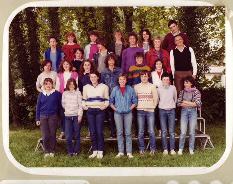 Photo de classe 3éme B de 1984, Ecole Authon Du Perche (Authon Du Perche) - Copains d'avant