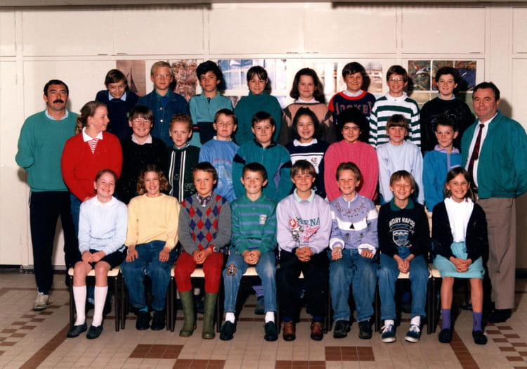 Photo de classe CM2 1988/1989 de 1989, ECOLE SAINT IGNACE - Copains d'avant