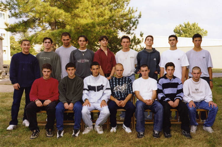 Photo de classe Terminal Productique de 2001, Lycée Louis Delage ...