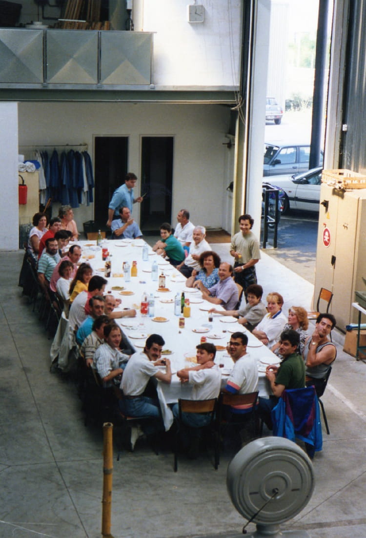 Photo de classe Repas avant les vacances d'été de 1990, Secmod ...