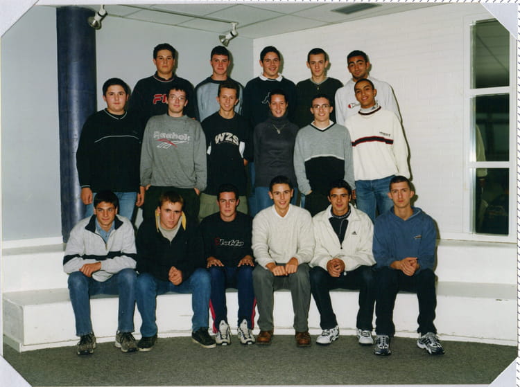 Photo de classe TERMINALE BEP Electrotechnique de 2000, Lycée ...