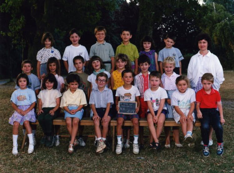 Photo de classe CE1 de 1992, Ecole Saint Joseph (Saint Remy En Mauges ...