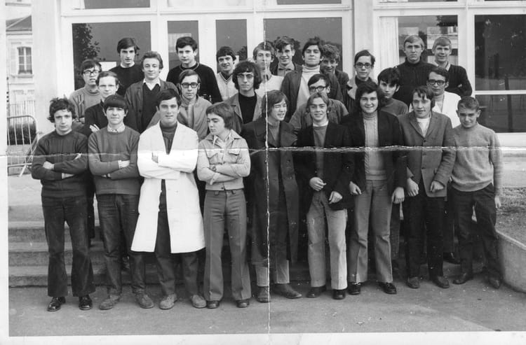 Photo de classe 2nd t1a de 1970, Lycée Pierre-emile Martin - Copains d'avant