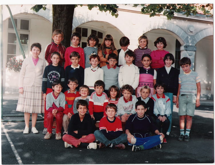 Photo de classe CE2 de 1982, ECOLE JEAN MERMOZ - Copains d'avant