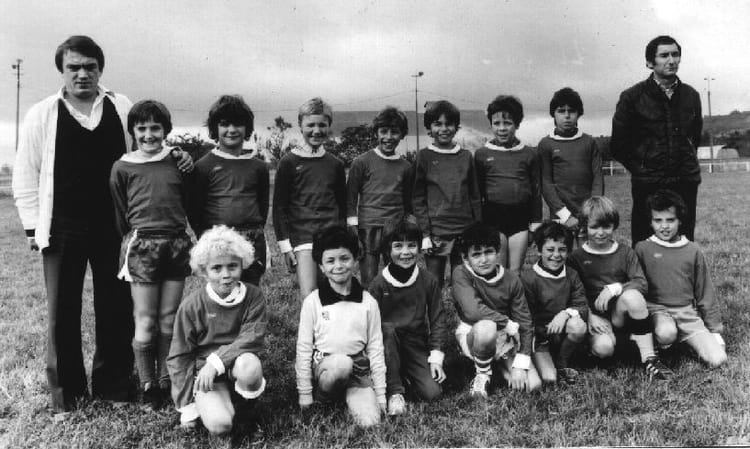 Photo de classe Pose pour calendrier de 1981, A.am.grisolles - Copains ...