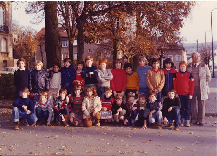 Photo de classe CM2b de 1981, Ecole Val De Mance (Ars Sur Moselle ...