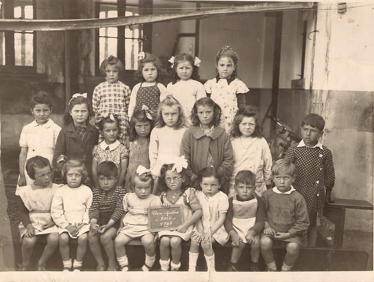 Photo de classe Classe enfantine de 1947, ECOLE PUBLIQUE DES FILLES ...