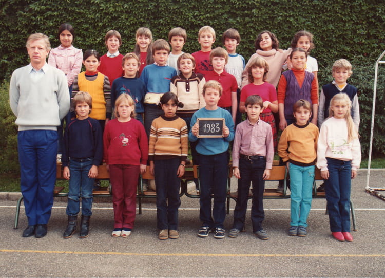 Photo de classe CM1 1983-84 de 1983, Ecole Beaucourt (Beaucourt ...