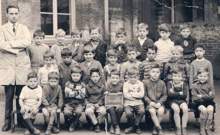 Photo de classe Cour elementaire de 1963, ECOLE DE LA BARAILLERE ...