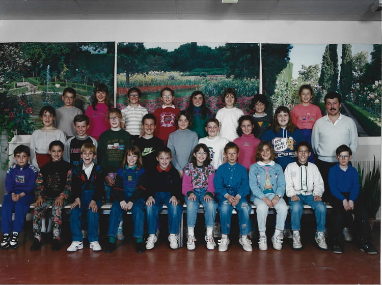 Photo de classe Cm1 cm2 1992 - 1993 de 1993, Ecole Jean Jaures (Pins ...