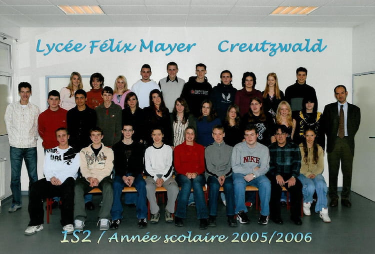 Photo de classe 1ère S2 de 2005, Lycée Félix Mayer - Copains d'avant