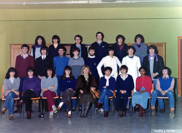 Photo de classe T.24 G3 Lycée Castel Dijon de 1980, Lycée Le Castel ...