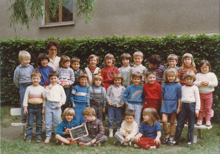 Photo de classe Classe Enfantine de 1984, Ecole Saint Francois ...