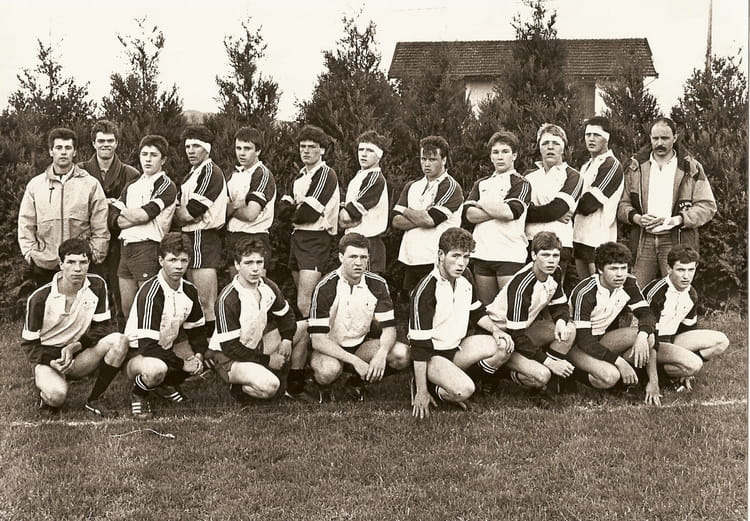 Photo de classe Saison 1986-87 "les cadets" de 1986, RUGBY CLUB ...