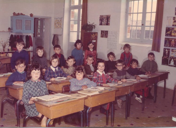 Photo de classe Classe de Mr Jean Millasseau de 1974, ECOLE PRIMAIRE ...